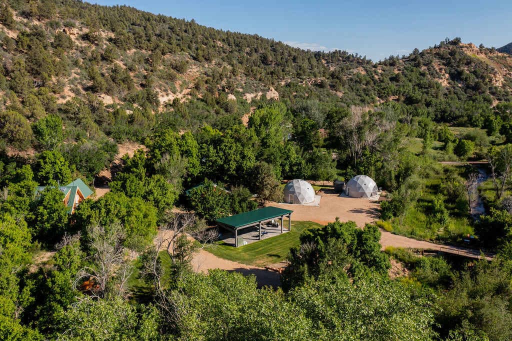 Près de Zion et Bryce. Capacité d'accueil de 30 personnes, chargeur ...