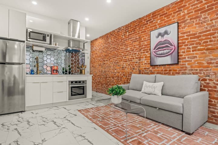 Luxury Studio, Stadium District, Broad Street Line - Glendora, NJ