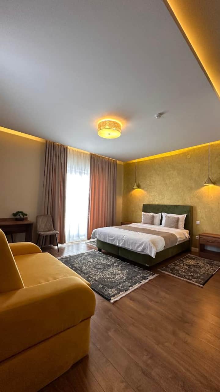 Camera De Familie - Jina