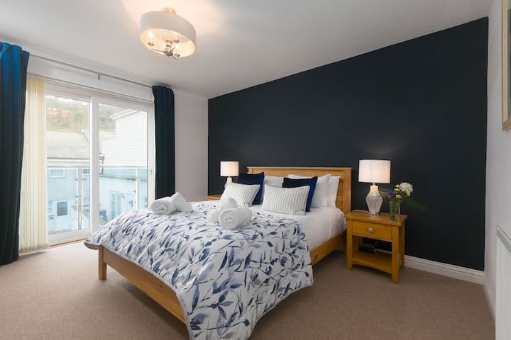 Cockleshells-duplex Apartment-parking-balcony - St Ives