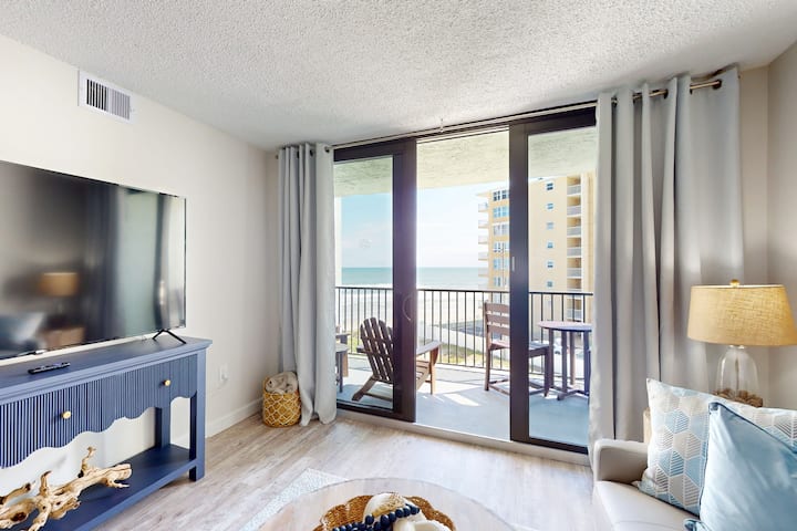 1br Stylish Condo W/ Ocean Views, Pool - New Smyrna Beach, FL