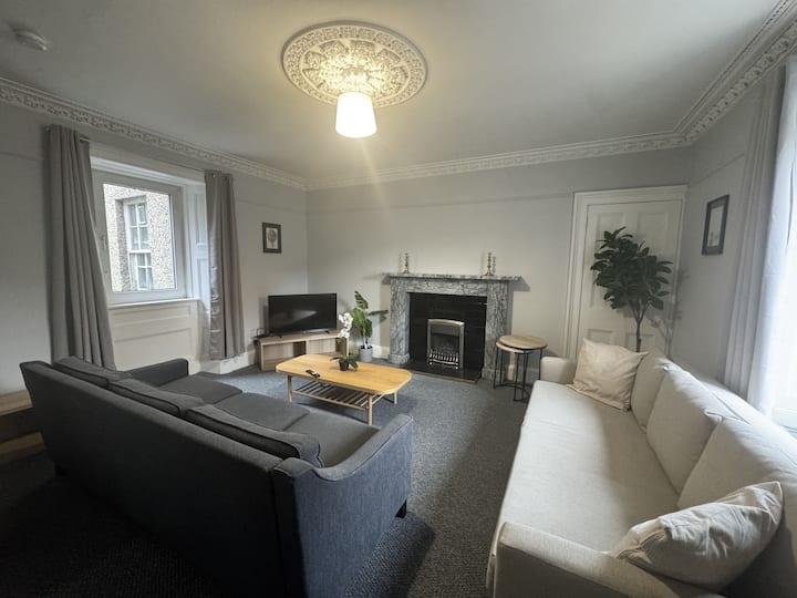 Bank Street Gardens Apartment - Selkirk, UK