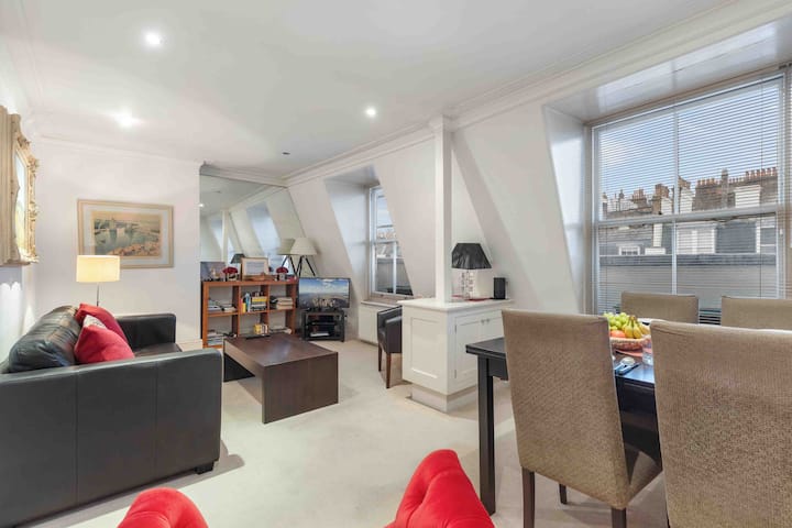 Top Floor 1 Bedroom Apartment  3 Mins To South Ken - Chelsea