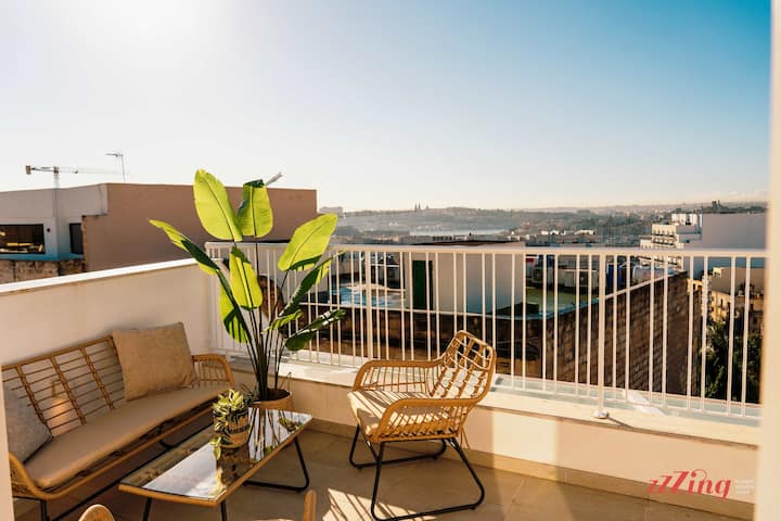 A Bright & Beautiful Sliema Holiday Home - Malta