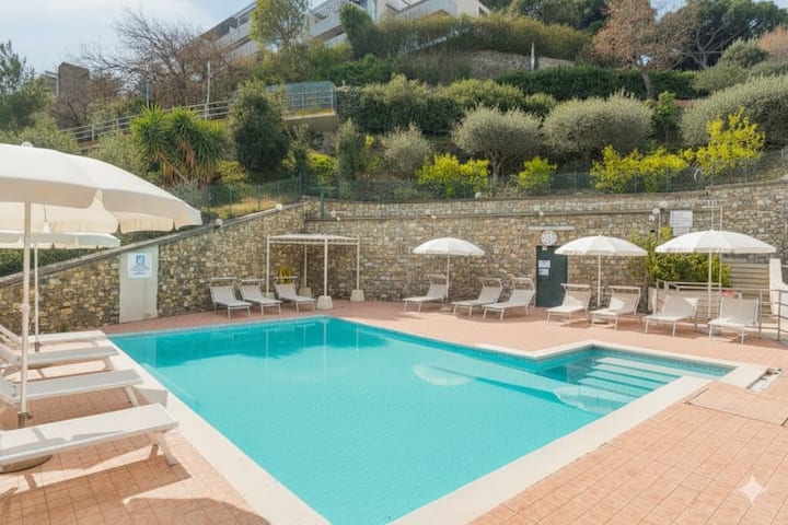 Residenza Al Porto- Bilocale Vista Piscina - Spotorno