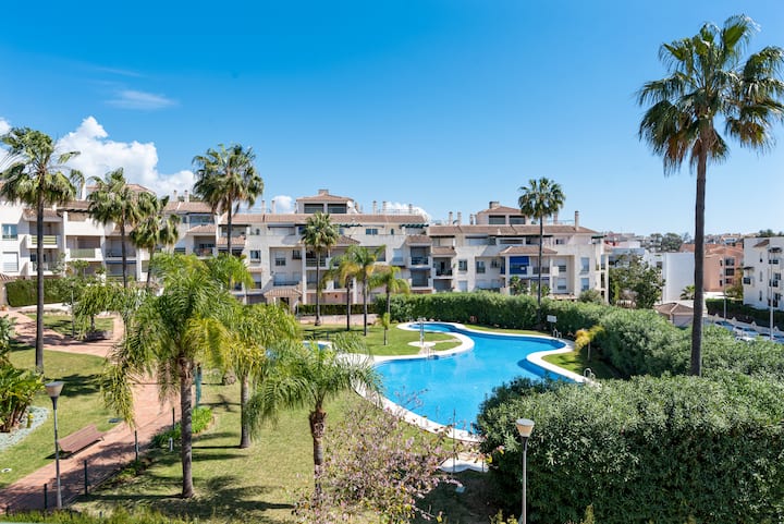 Sunny Getaway With Pool In Marbella - Ref M54 - Puerto Banús