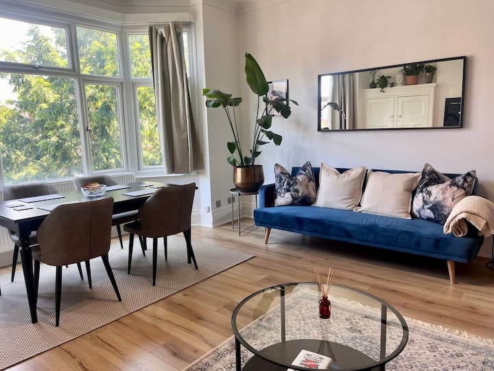 Beautiful Apartment In London - Sleeps 9 Guests - Enfield, UK