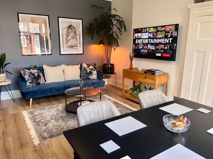 Beautiful Apartment In London - Sleeps 9 Guests - London