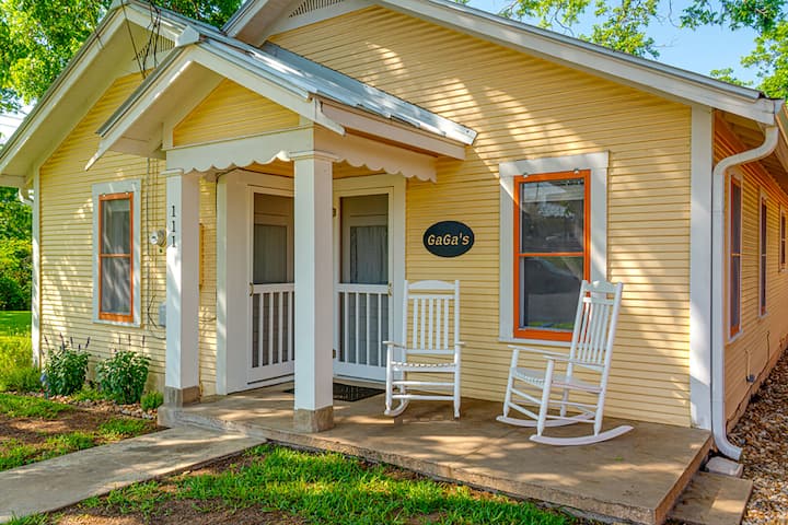 Gaga's On The Creek | 2 Blks To Main | Firepit - Fredericksburg, TX