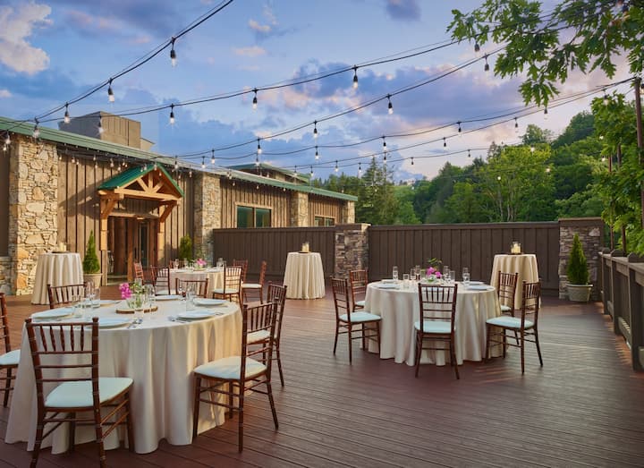 Champion Hotel | King Tower Room + Tower Side - Seven Springs, PA