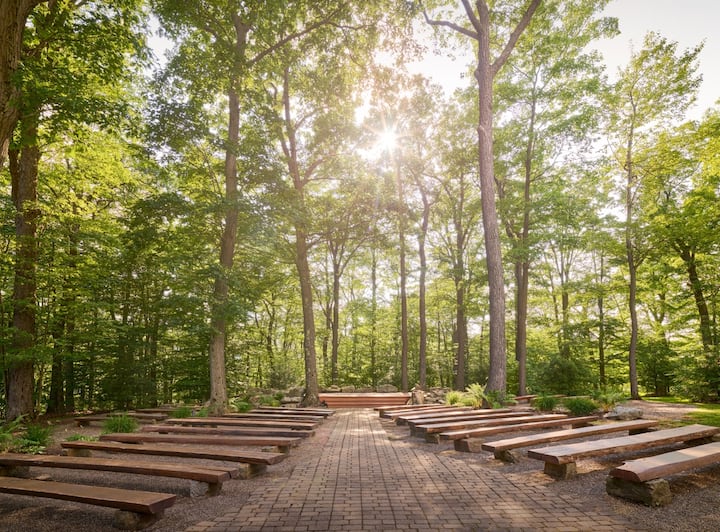 Champion Hotel | Queen Family Room + Extra Privacy - Seven Springs, PA