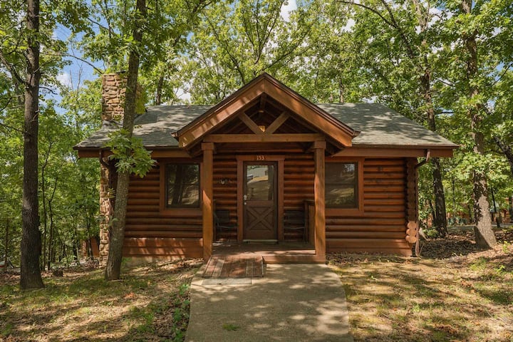 Genuine Log Cabin, Incredible Location, Whirlpool - Branson, MO