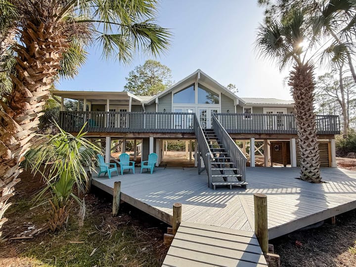 Canal Front Pet Friendly Boat Dock St George Islan - St. George Island, FL