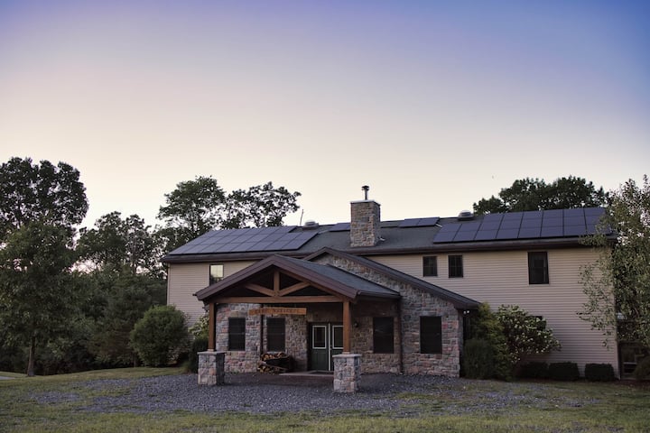 Large, Cozy Cabin Away From Chaos Sleeps 60 - Swatara State Park, Pine Grove