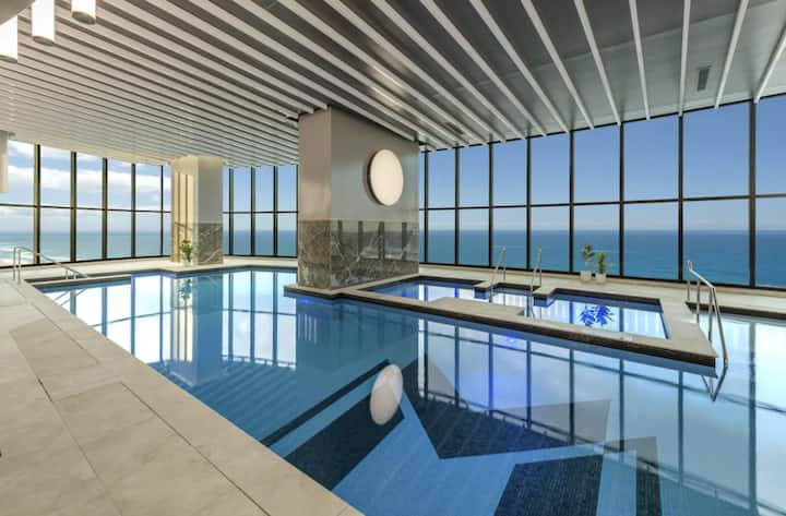 Coast & Sky - Beachfront Suite In Ocean By Meriton - Surfers Paradise