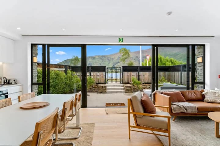 Lakeview Luxury 2 Bedroom Villa - Wanaka