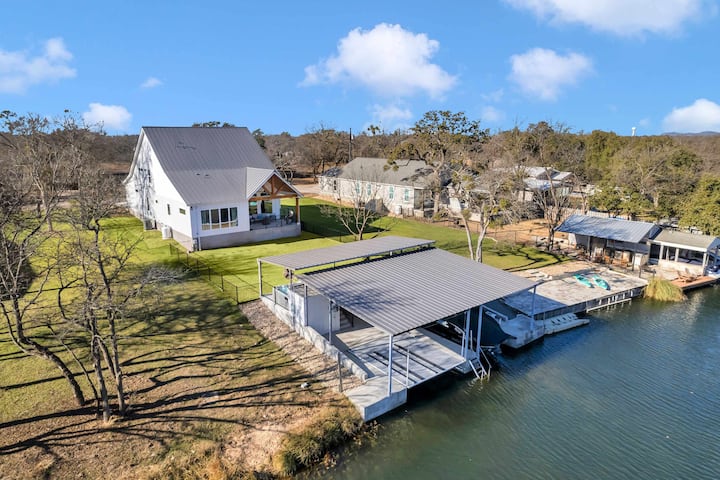Woodland Escape | Concierge Services | New Listing - Horseshoe Bay, TX