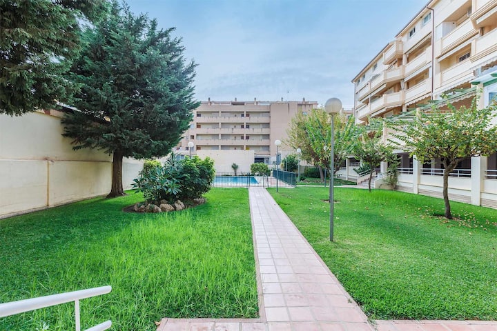 A&n Spacious Pool Apartment For 6 – Torre Del Mar - Torre del Mar