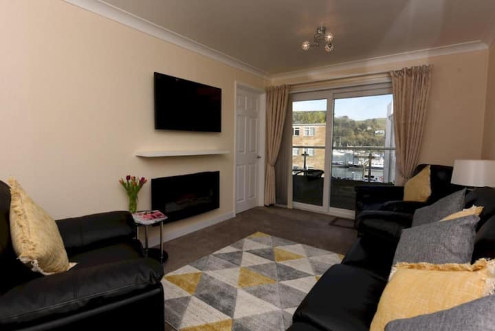 Dartside 9 - Dartmouth