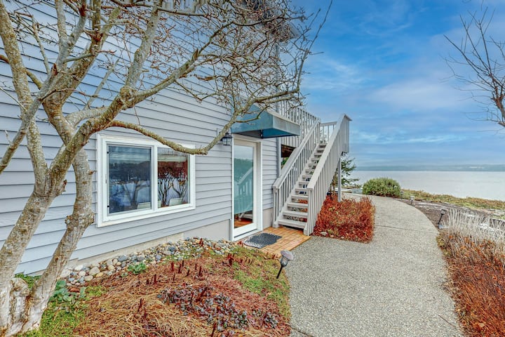 Studio Retreat With Stunning Views & Beach Access - Whidbey Island, WA