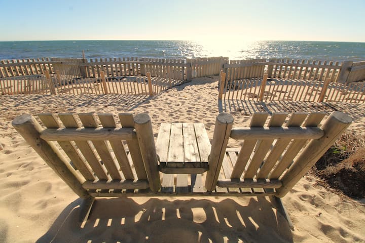 Decadent Beachside Cottage 50 Feet To Waters Edge - Truro, MA