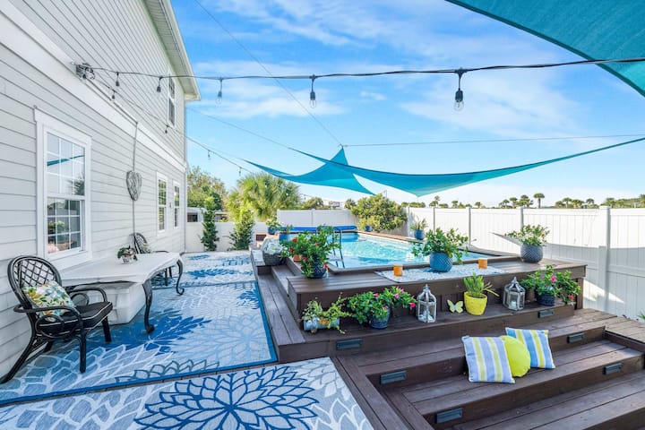 Vibrant Coastal Home, Pool, Spa, Near Vilano Beach - 聖奧古斯丁