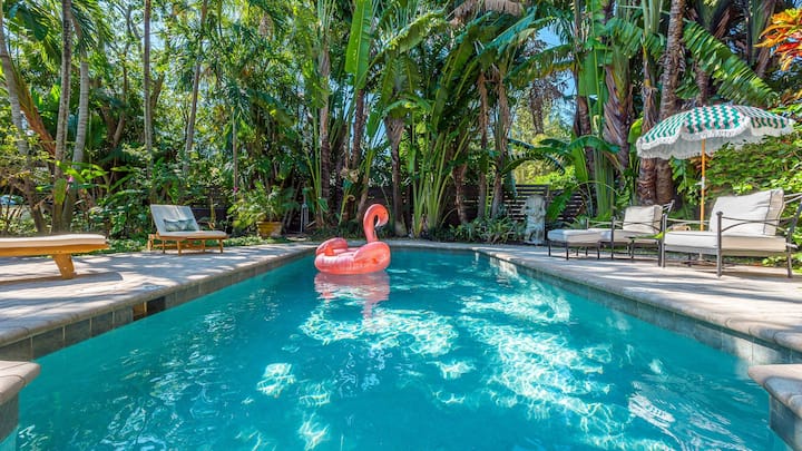 Ardmore Hideaway | Walk To The Square & Dining - West Palm Beach, FL