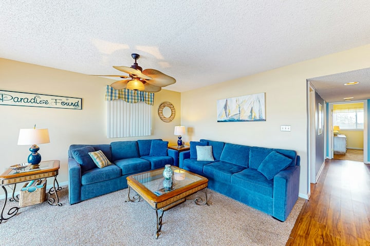 Sunny Canal-front Condo: Patio, Pool & Ac Oasis - Ocean City, MD