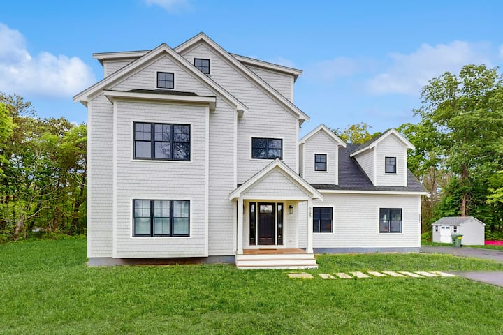 2br Lux Apt With Pond View, Patio, Ac, & W/d - Sandwich, MA