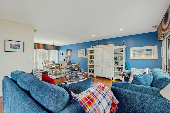Sea Colony Home With Pools, Tennis & Pickle Ball - Bethany Beach, DE