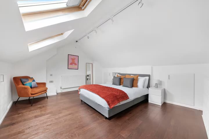 Elegant 2 Bd | Terrace | Arsenal Tube 5' Walk - London