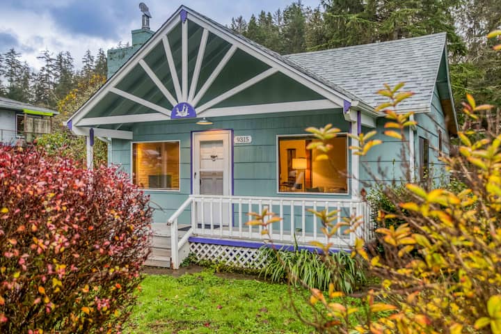 Charming Cottage With Hot Tub And Barbecue - Manzanita, OR