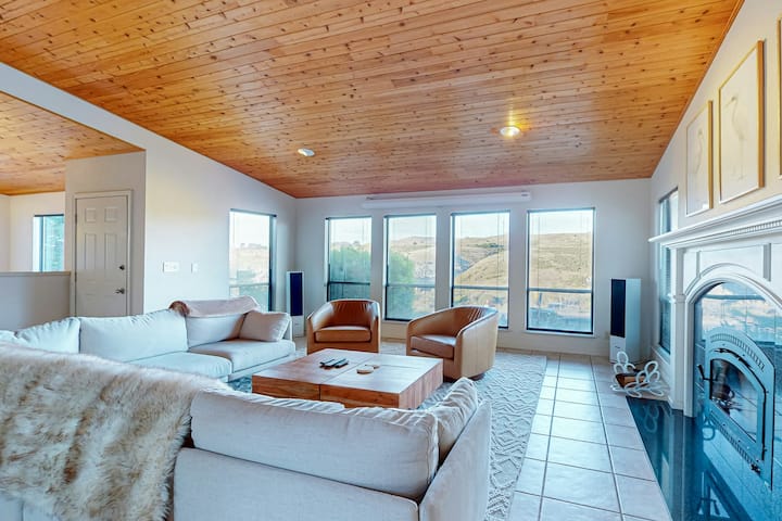 3br Home W/ Hot Tub, Golf Course Views, Fireplace - Bodega Bay, CA