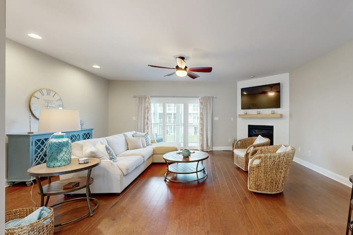 Sandy Cove Townhouse W/ Water Views & Shared Pool - Bethany Beach, DE