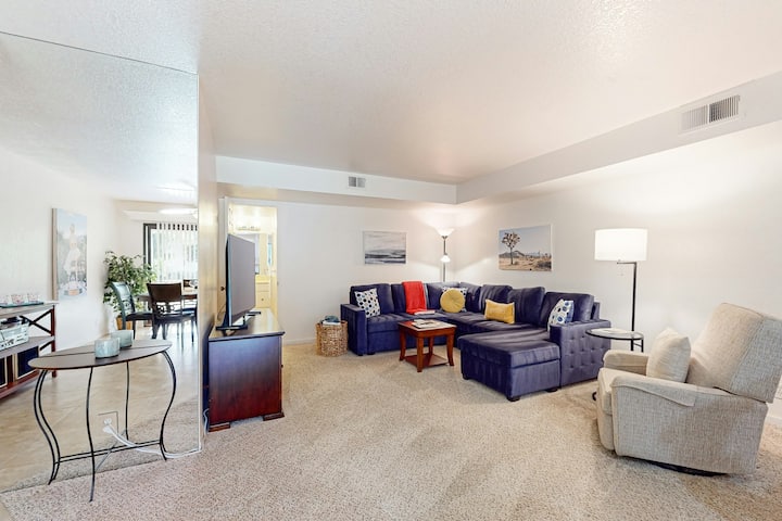 1br Palm Canyon Villas Condo W/shared Heated Pool - Cathedral City, CA