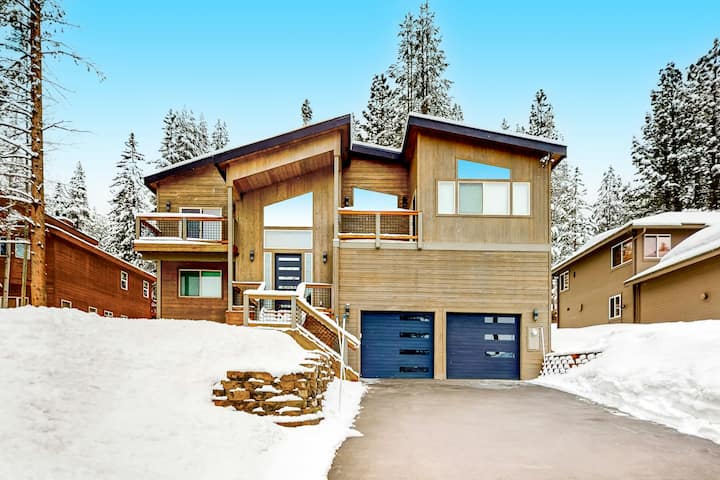 5br Modern Mountain Retreat With Stunning Views - Truckee, CA