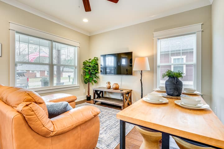 Near Parks & Lakes: Family-friendly Cleveland Home - Cleveland