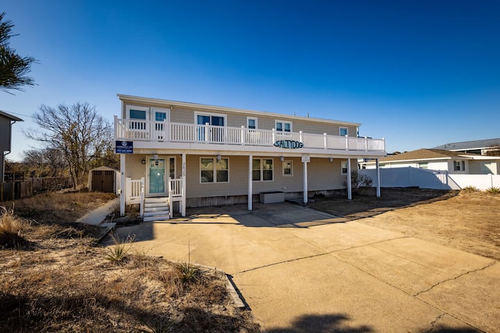 Salty Dog - 7 Br, Pool, Pet Friendly - Virginia Beach, VA
