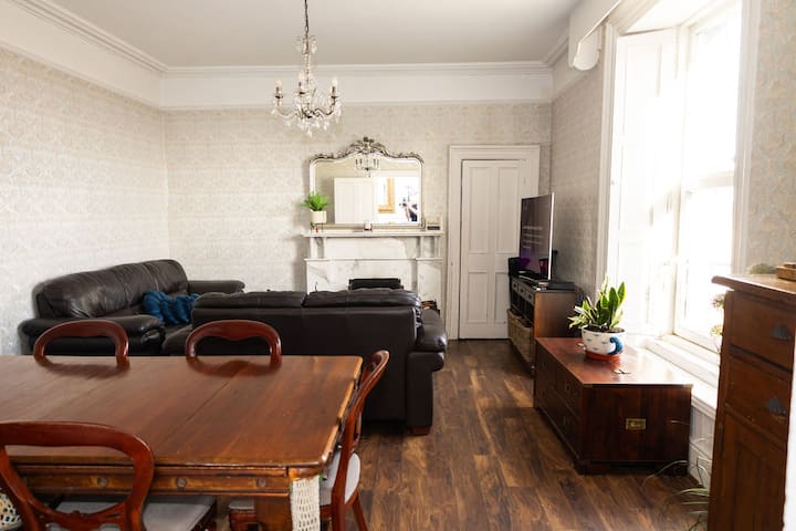 Beach Views, Elegant & Modernised 5bd Period Home - Tramore