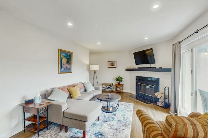 2br Mountainview | Remodeled | Fireplace | Patio - Edwards, CO