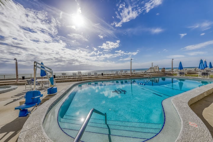 Cozy 1br Oceanfront | Patio | Pool | Hot Tub - Rosemary Beach, FL