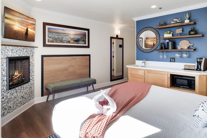 Standard King Room With Ocean Views - Morro Bay, CA