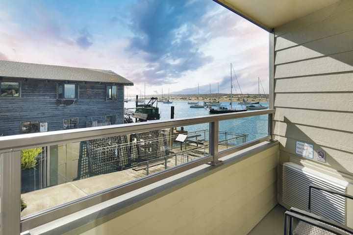 King Room With Park & Partial Ocean Views - Morro Bay, CA
