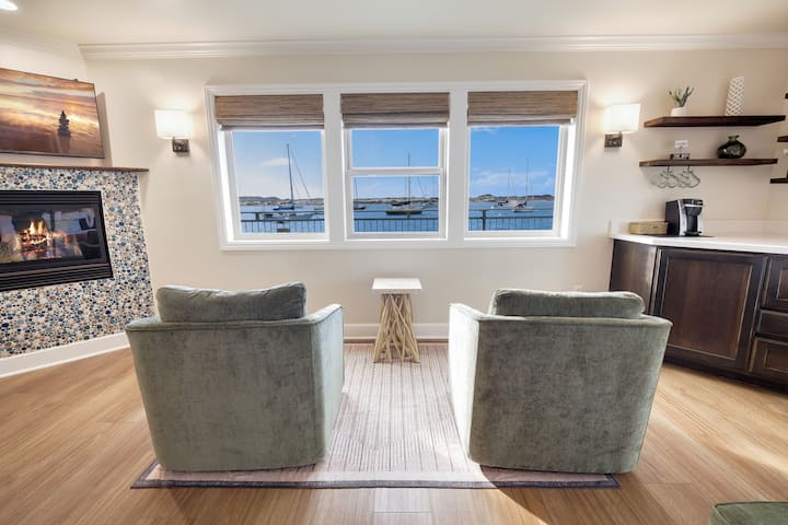 Kelp Forest Suite - King Bed Fireplace Ocean View - Morro Bay, CA