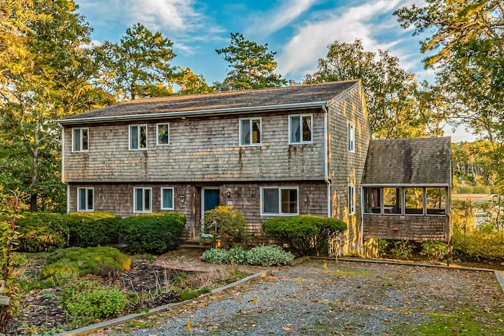 Waterfront 3br On Mill Pond With Great View & Deck - 채텀