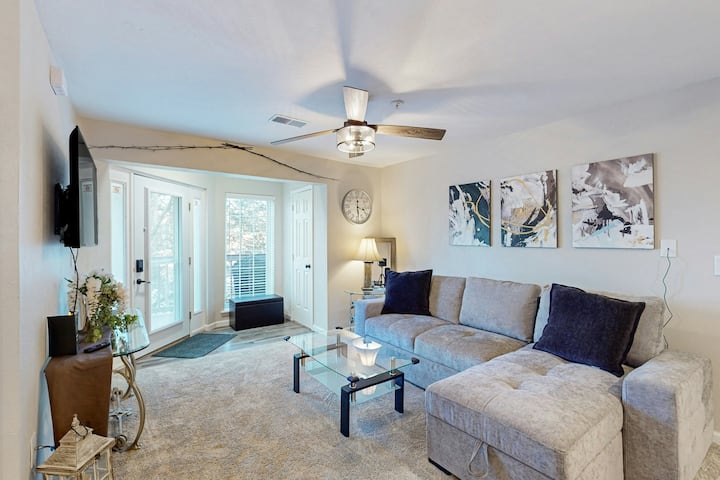 2br Lakefront Condo With Deck, Grill & Shared Pool - Coney Island, MO