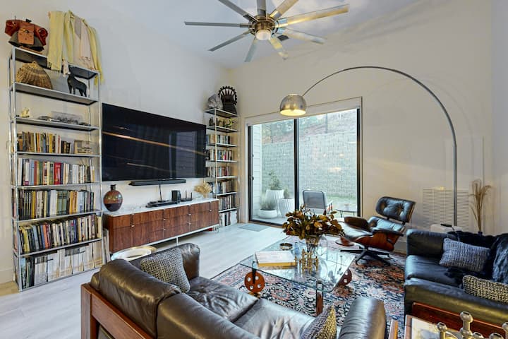 2br Sunlit Dog-friendly Condo W/ Patio, Yard & W/d - Asheville, NC