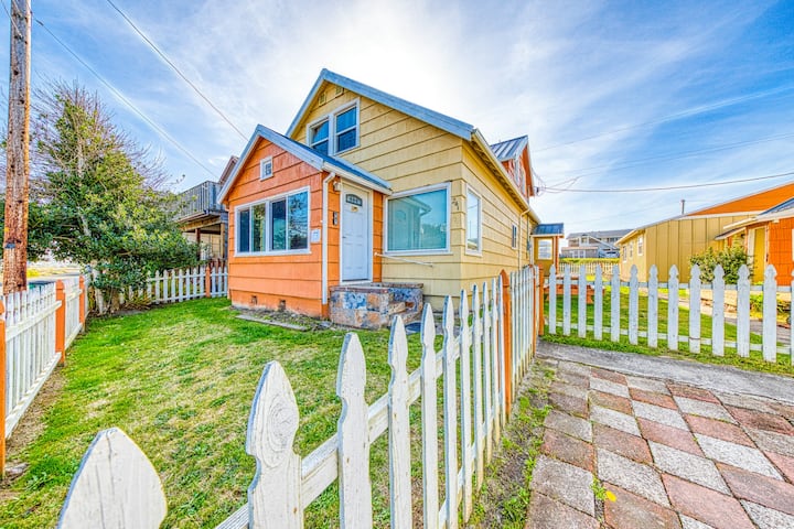 Downtown 9br | Dog Friendly | Minutes To Beach - Manzanita, OR
