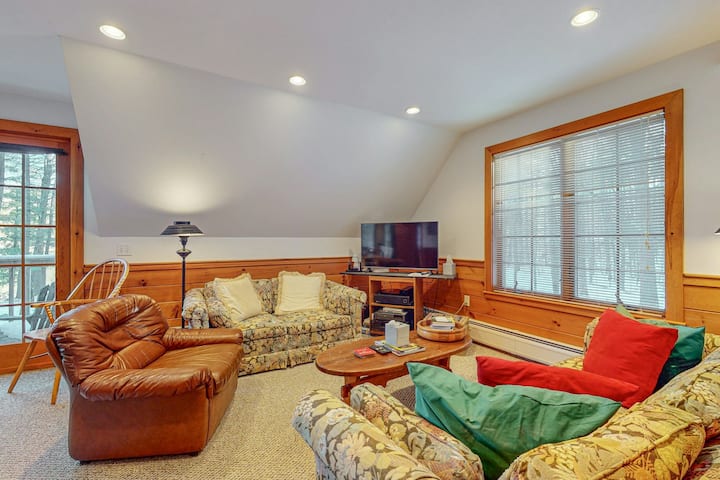 2-br Charming Lakefront Apartment With W/d - Denmark, ME