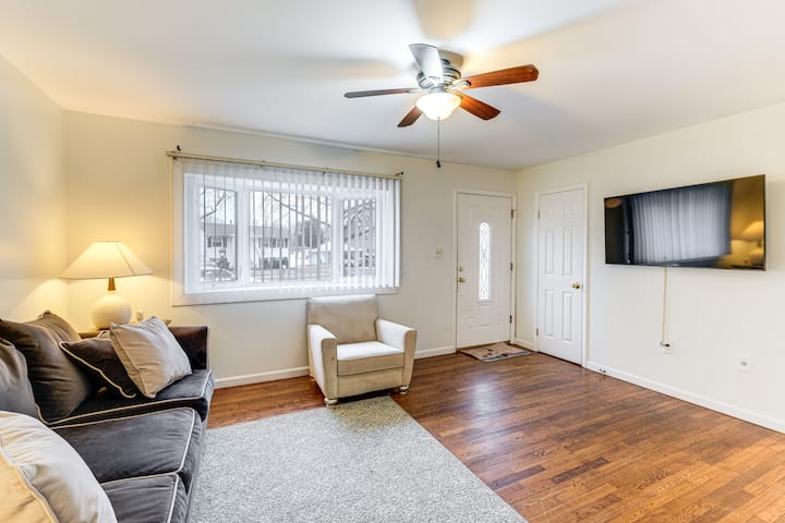 12 Mi To Northwest Stadium: Pet-friendly Home! - Six Flags America, Bowie